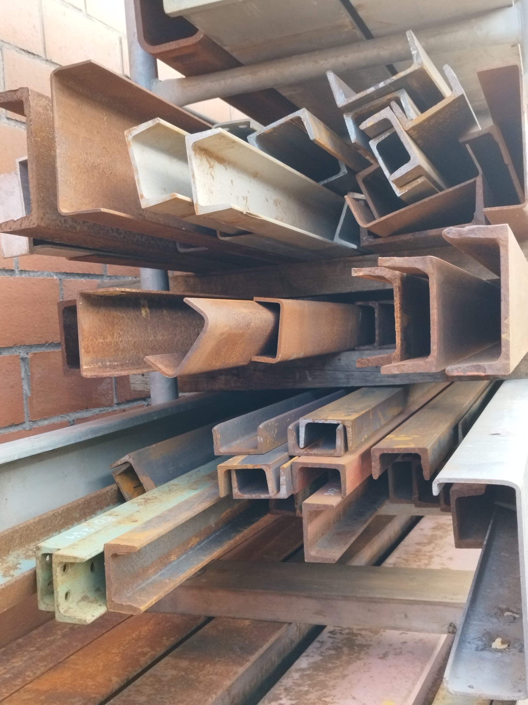 U - profiel UPE - UPN - metaal - ijzer - poutrel - metalen balken – Tim ...